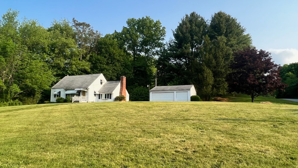 3-Bedroom Home On 1 Acre