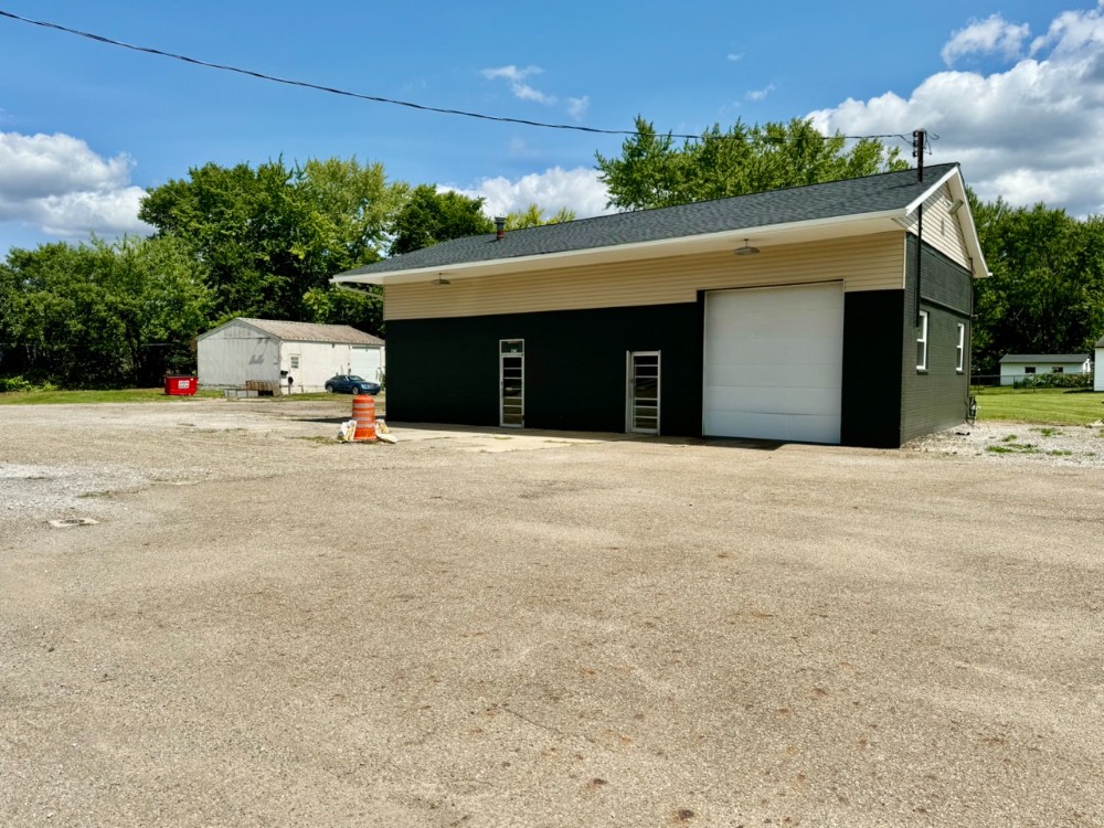 1,650 Sq. Ft. Commercial Building On 1.7 Acres