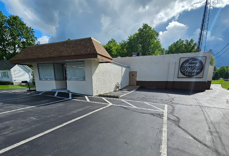 Lou’s Beer & Wine Cellar, Since 1955 Well-Maintained Commercial ...