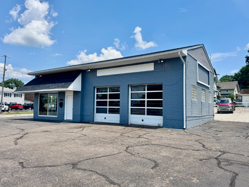 Akron OH Commercial Building - 1,269 SF, Corner Lot