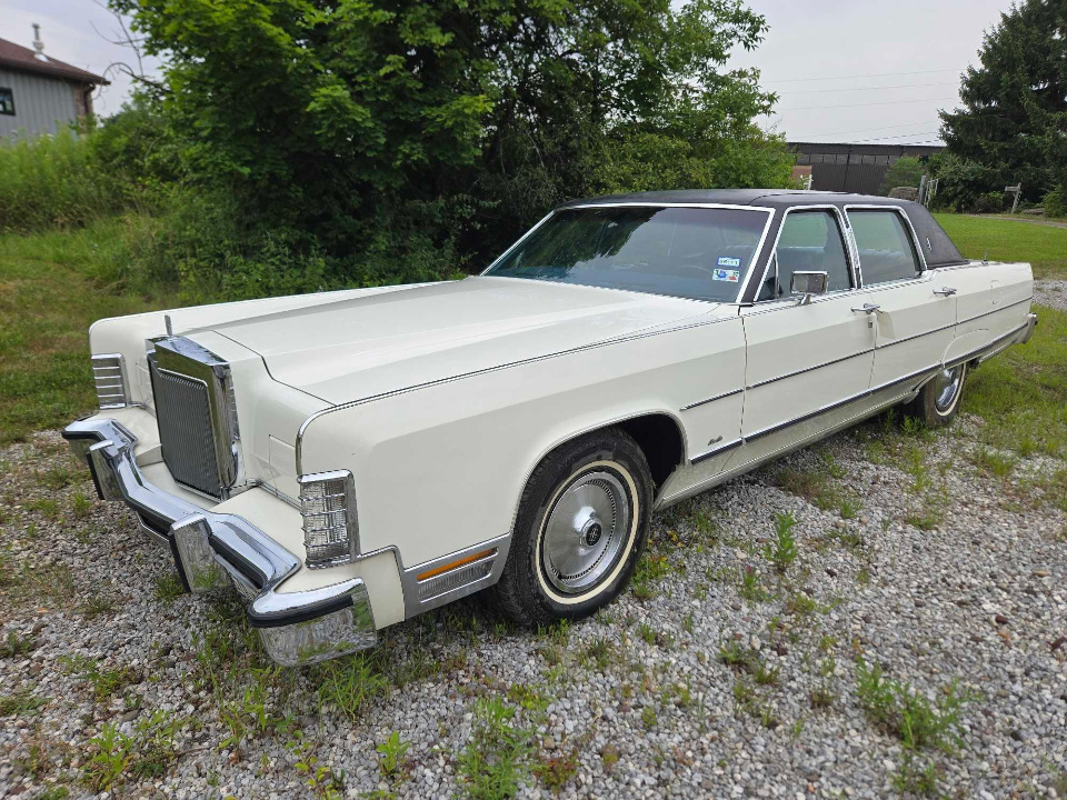 Mark Rochester Estate: Purses, Lincoln Town Car, Rugs Online