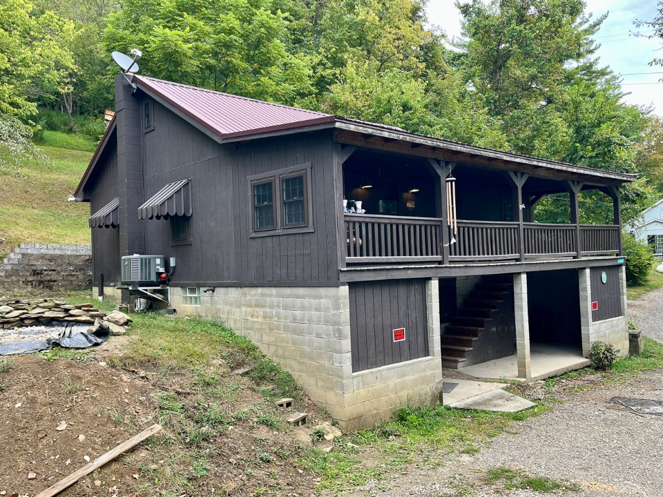 Updated 2 Bed, 1 Bath Home Blaine OH | .58 Acres